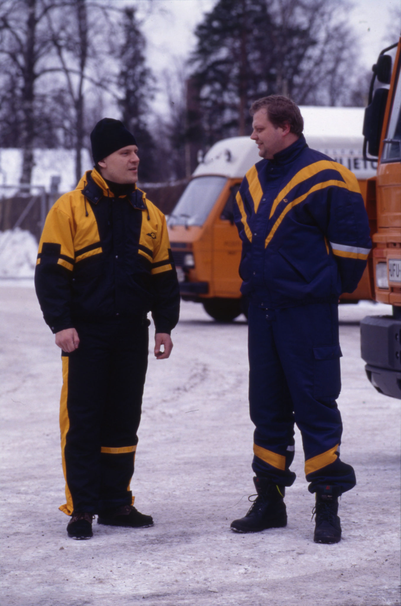 Posti’s uniforms through the centuries - Postal museum